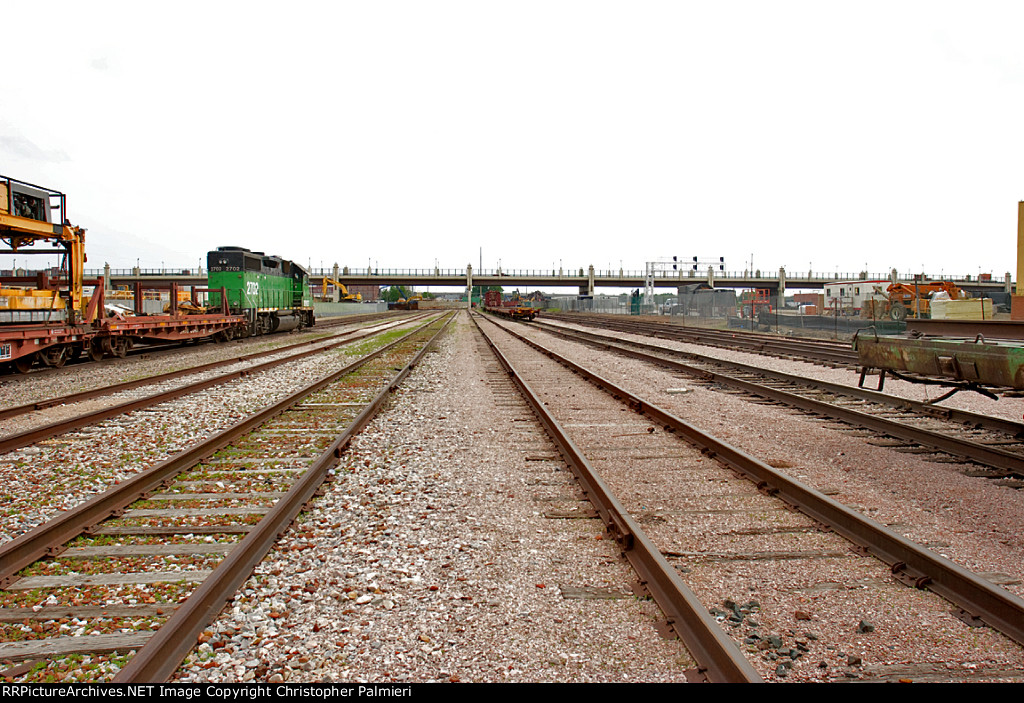 BNSF 2702 in the X-Yard